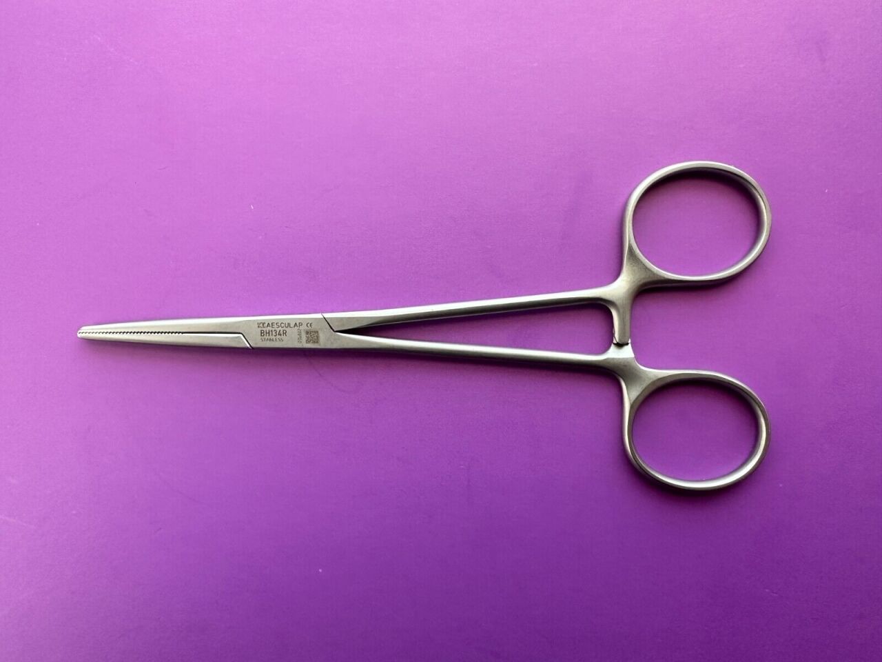 Kelly Forceps Straight Jaw 5 1/2 in